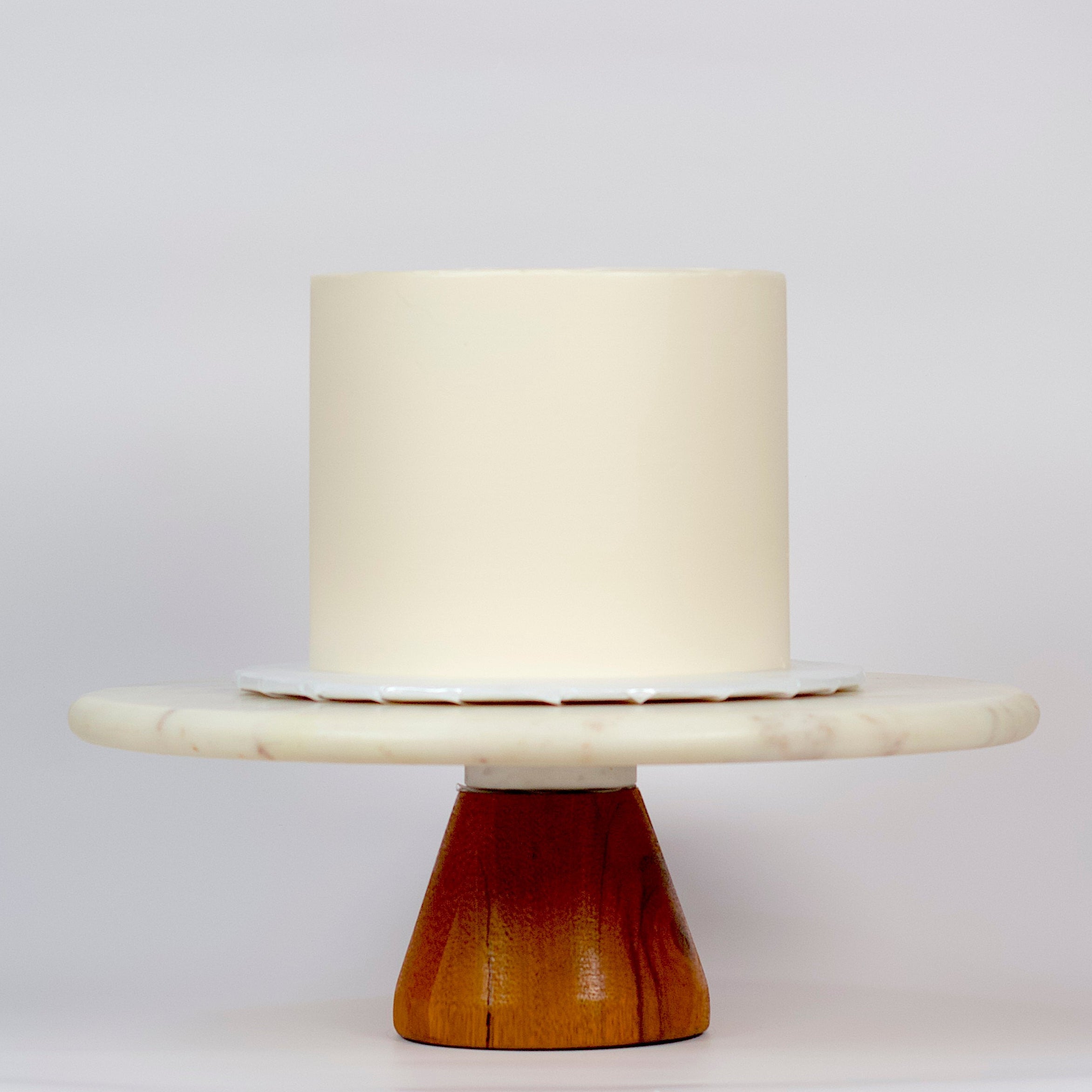 Monochromatic Cake – Made by Hand Cakes